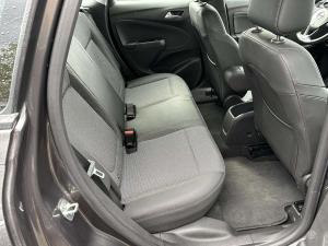 Grey Opel Crossland 2022 in Vilnius, with an engine capacity of 1.20 L and mileage of 36 thousand km for 13950 €, photo 6 on AUTOMOTO.COM.LV