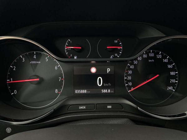 Grey Opel Crossland 2022 in Vilnius, with an engine capacity of 1.20 L and mileage of 36 thousand km for 13950 €, photo 8 on AUTOMOTO.COM.LV