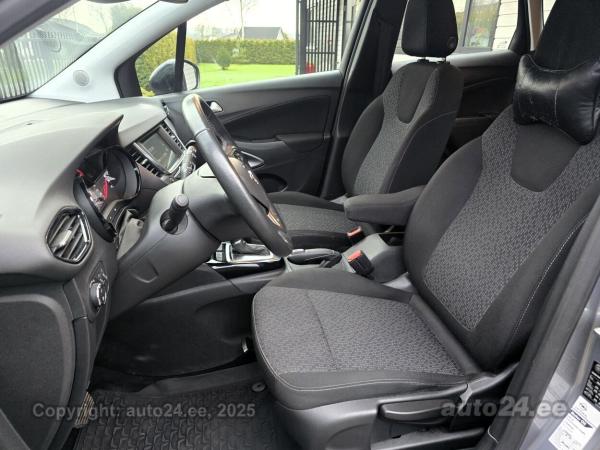 Grey Opel Crossland 2022 in Tartu, with an engine capacity of 1.20 L and mileage of 75 thousand km for 16500 €, photo 11 on AUTOMOTO.COM.LV