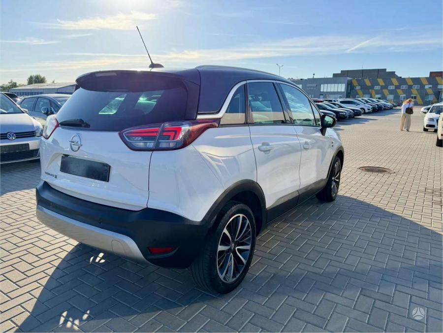 White Opel Crossland 2019 in Taurage, with an engine capacity of 1.20 L and mileage of 119 thousand km for 7500 €, photo 5 on AUTOMOTO.COM.LV