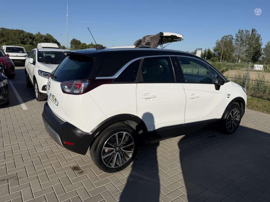 White Opel Crossland 2019 in Taurage, with an engine capacity of 1.20 L and mileage of 119 thousand km for 7500 €, photo 16 on AUTOMOTO.COM.LV
