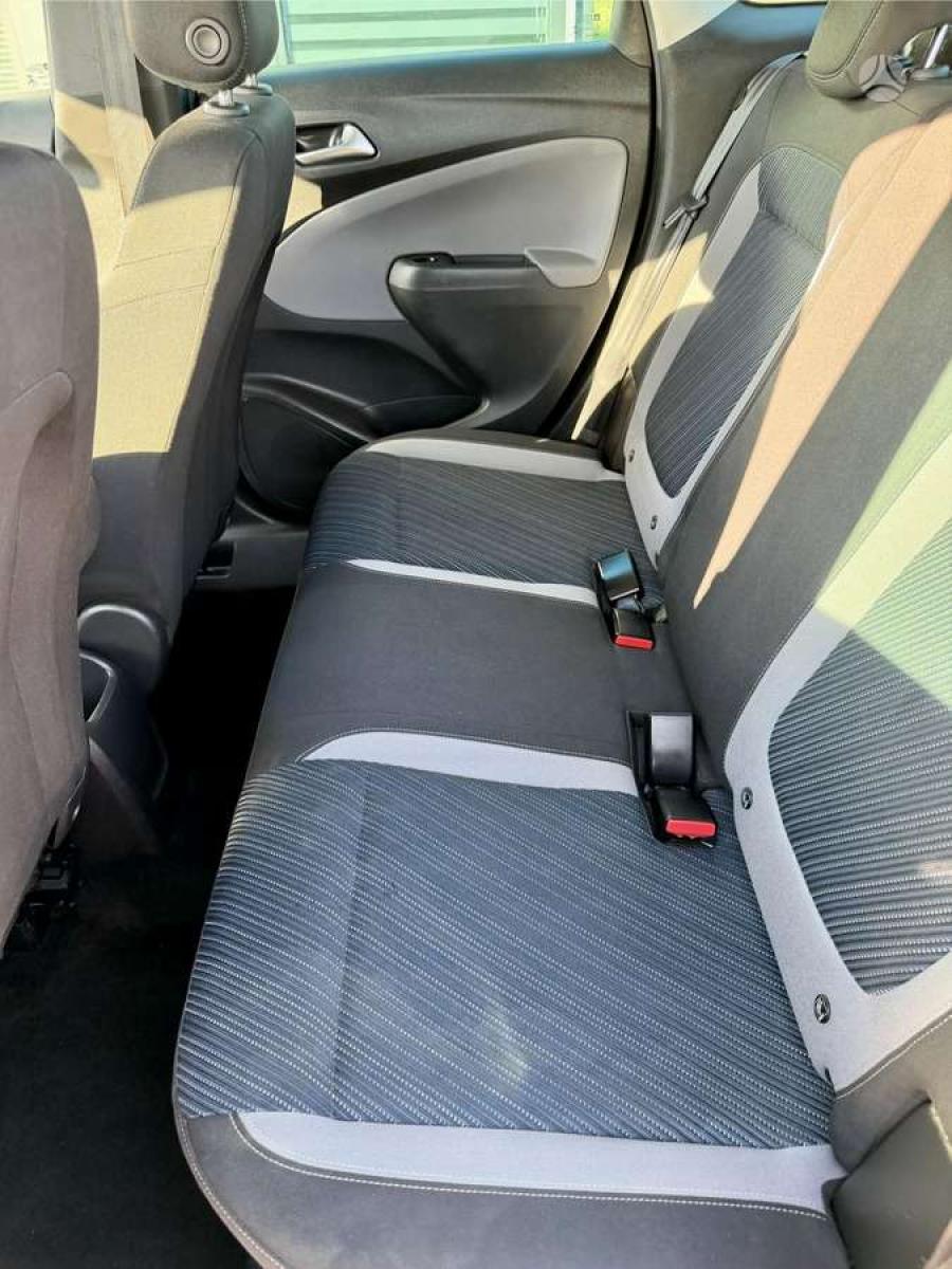 White Opel Crossland 2019 in Taurage, with an engine capacity of 1.20 L and mileage of 119 thousand km for 7500 €, photo 18 on AUTOMOTO.COM.LV