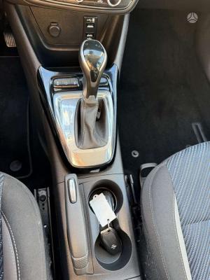 White Opel Crossland 2019 in Taurage, with an engine capacity of 1.20 L and mileage of 119 thousand km for 7500 €, photo 26 on AUTOMOTO.COM.LV