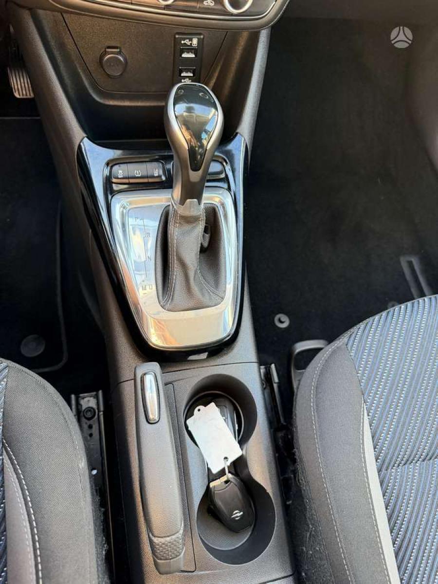 White Opel Crossland 2019 in Taurage, with an engine capacity of 1.20 L and mileage of 119 thousand km for 7500 €, photo 26 on AUTOMOTO.COM.LV