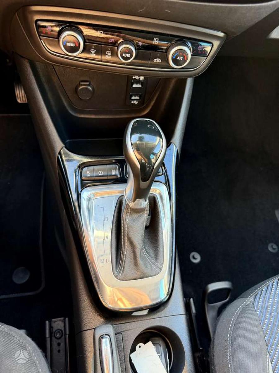 White Opel Crossland 2019 in Taurage, with an engine capacity of 1.20 L and mileage of 119 thousand km for 7500 €, photo 28 on AUTOMOTO.COM.LV