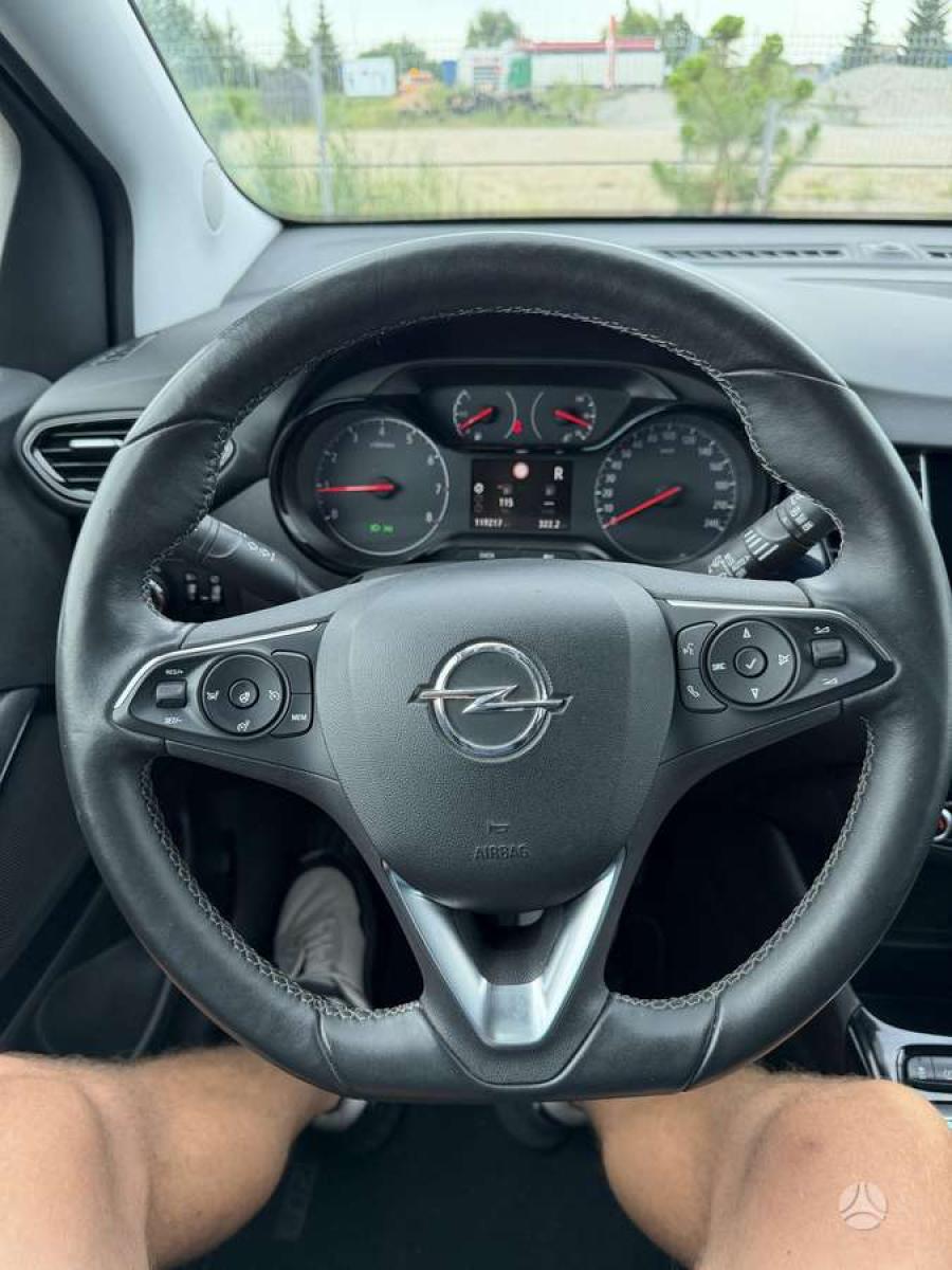 White Opel Crossland 2019 in Taurage, with an engine capacity of 1.20 L and mileage of 119 thousand km for 7500 €, photo 30 on AUTOMOTO.COM.LV