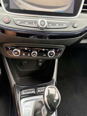 White Opel Crossland 2019 in Taurage, with an engine capacity of 1.20 L and mileage of 119 thousand km for 7500 €, photo 32 on AUTOMOTO.COM.LV