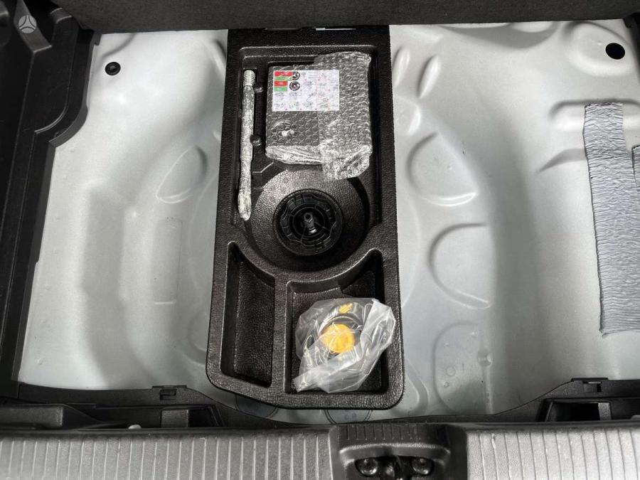 White Opel Crossland 2021 in Taurage, with an engine capacity of 1.50 L and mileage of 284 thousand km for 8300 €, photo 11 on AUTOMOTO.COM.LV