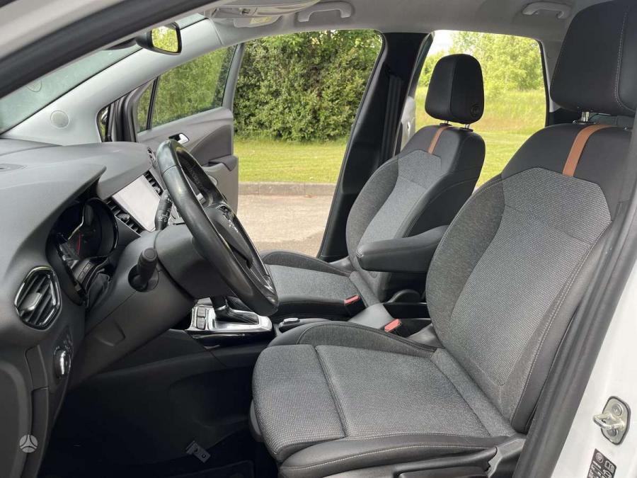 White Opel Crossland 2021 in Taurage, with an engine capacity of 1.50 L and mileage of 284 thousand km for 8300 €, photo 13 on AUTOMOTO.COM.LV