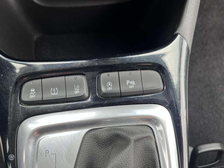 White Opel Crossland 2021 in Taurage, with an engine capacity of 1.50 L and mileage of 284 thousand km for 8300 €, photo 16 on AUTOMOTO.COM.LV