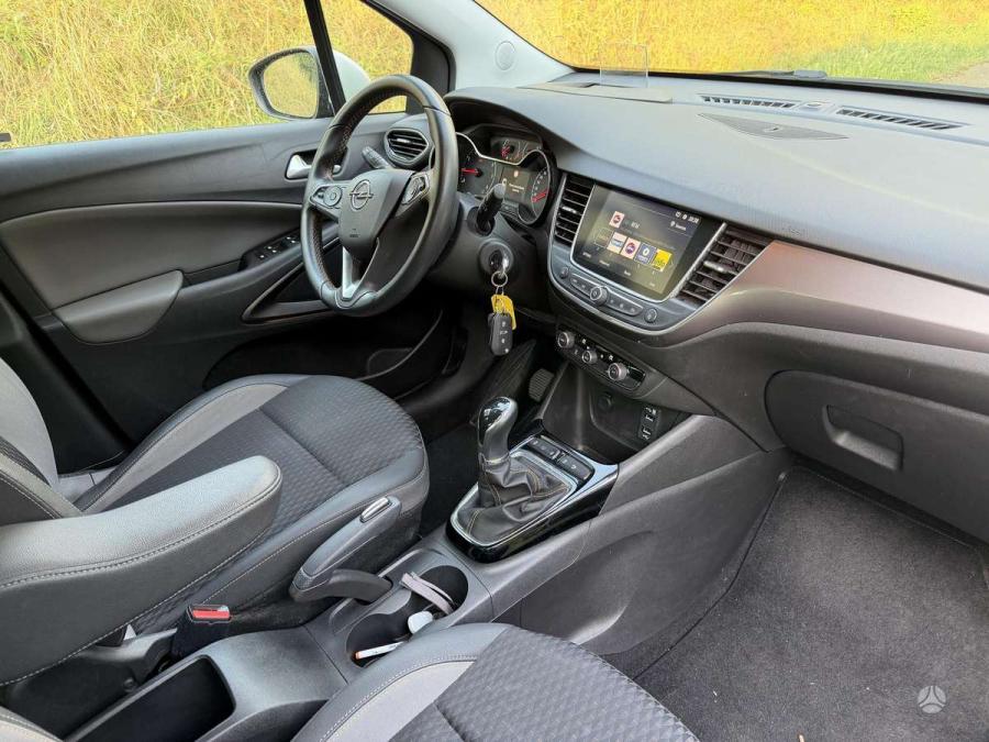 Черный Опель Crossland X 2018 в Таураге, объемом двигателя 1.20 л и пробегом 92 тыс. км за 8300 €, фото 8 на AUTOMOTO.COM.LV