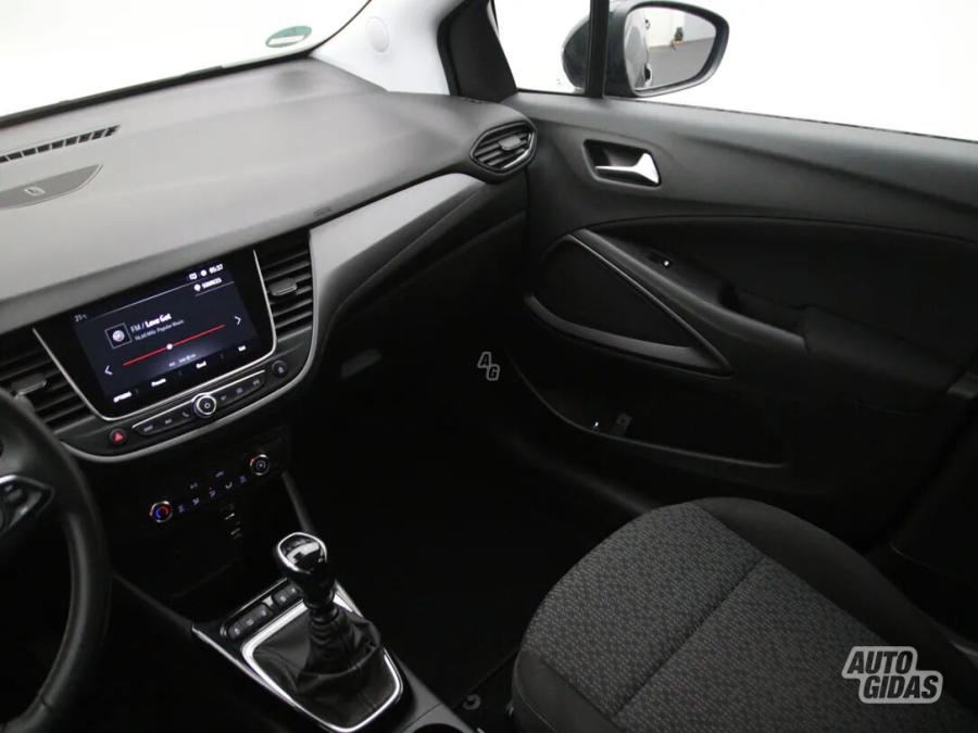 Black Opel Crossland X 2019 in Vilnius, with an engine capacity of 1.20 L and mileage of 117 thousand km for 9899 €, photo 22 on AUTOMOTO.COM.LV