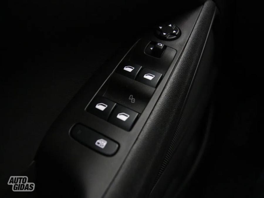 Black Opel Crossland X 2019 in Vilnius, with an engine capacity of 1.20 L and mileage of 117 thousand km for 9899 €, photo 27 on AUTOMOTO.COM.LV