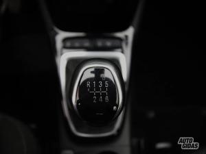 Black Opel Crossland X 2019 in Vilnius, with an engine capacity of 1.20 L and mileage of 117 thousand km for 9899 €, photo 31 on AUTOMOTO.COM.LV
