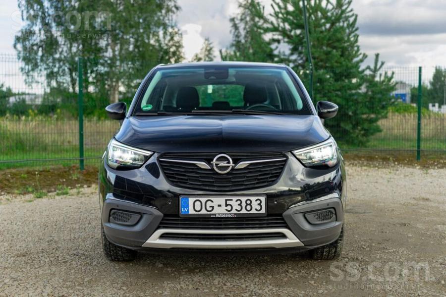 Black Opel Crossland X 2020 in Riga, with an engine capacity of 1.20 L and mileage of 158 thousand km for 9900 €, photo 2 on AUTOMOTO.COM.LV