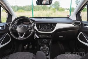 Black Opel Crossland X 2020 in Riga, with an engine capacity of 1.20 L and mileage of 158 thousand km for 9900 €, photo 10 on AUTOMOTO.COM.LV