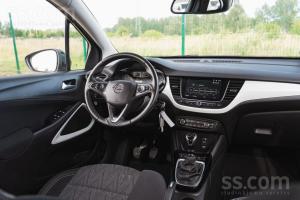 Black Opel Crossland X 2020 in Riga, with an engine capacity of 1.20 L and mileage of 158 thousand km for 9900 €, photo 11 on AUTOMOTO.COM.LV