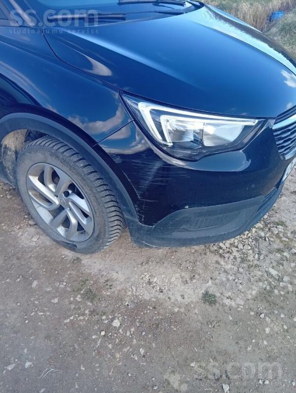 Black Opel Crossland X 2020 in Riga, with an engine capacity of 1.20 L and mileage of 154 thousand km for 7500 €, photo 2 on AUTOMOTO.COM.LV