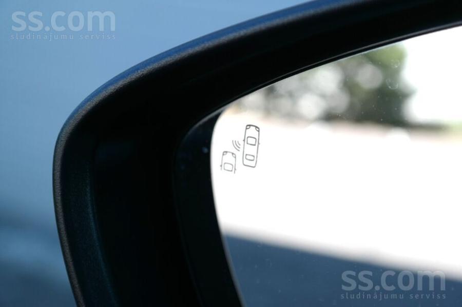 Black Opel Crossland X 2021 in Riga, with an engine capacity of 1.20 L and mileage of 84 thousand km for 13500 €, photo 15 on AUTOMOTO.COM.LV