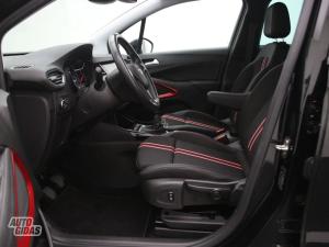 Black Opel Crossland X 2021 in Vilnius, with an engine capacity of 1.20 L and mileage of 124 thousand km for 10999 €, photo 5 on AUTOMOTO.COM.LV