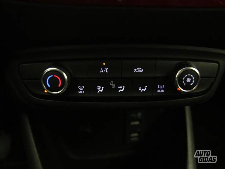Black Opel Crossland X 2021 in Vilnius, with an engine capacity of 1.20 L and mileage of 124 thousand km for 10999 €, photo 21 on AUTOMOTO.COM.LV
