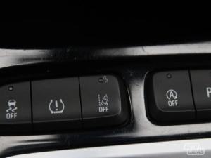 Black Opel Crossland X 2021 in Vilnius, with an engine capacity of 1.20 L and mileage of 124 thousand km for 10999 €, photo 30 on AUTOMOTO.COM.LV