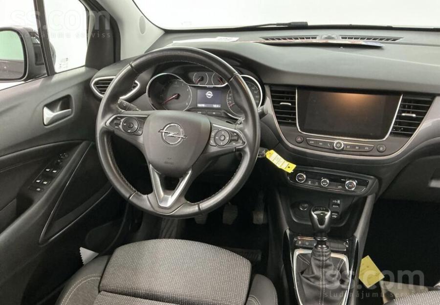 Black Opel Crossland X 2023 in Jelgava, with an engine capacity of 1.20 L and mileage of 105 thousand km for 12900 €, photo 4 on AUTOMOTO.COM.LV