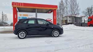 Black Opel Crossland X 2018 in Jelgava, with an engine capacity of 1.20 L and mileage of 101 thousand km for 8950 €, photo 4 on AUTOMOTO.COM.LV