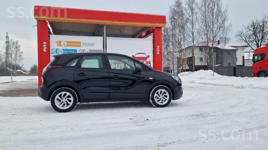 Black Opel Crossland X 2018 in Jelgava, with an engine capacity of 1.20 L and mileage of 101 thousand km for 8950 €, photo 4 on AUTOMOTO.COM.LV
