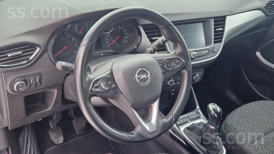 Black Opel Crossland X 2018 in Jelgava, with an engine capacity of 1.20 L and mileage of 101 thousand km for 8950 €, photo 31 on AUTOMOTO.COM.LV