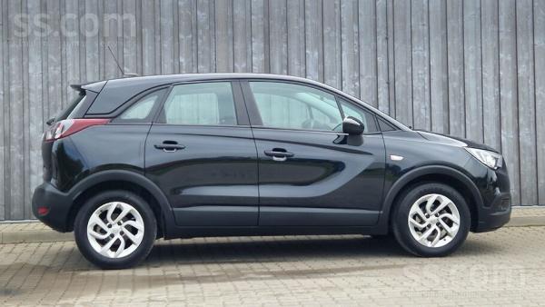 Black Opel Crossland X 2018 in Jelgava, with an engine capacity of 1.20 L and mileage of 101 thousand km for 8250 €, photo 3 on AUTOMOTO.COM.LV