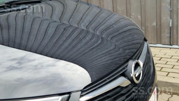 Black Opel Crossland X 2018 in Jelgava, with an engine capacity of 1.20 L and mileage of 101 thousand km for 8250 €, photo 10 on AUTOMOTO.COM.LV