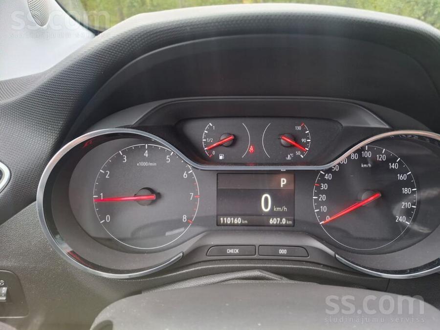 Black Opel Crossland X 2019 in Saldus, with an engine capacity of 1.20 L and mileage of 110 thousand km for 9500 €, photo 8 on AUTOMOTO.COM.LV