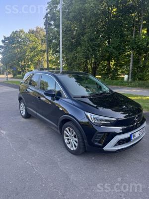 Black Opel Crossland X 2021 in Riga, with an engine capacity of 1.20 L and mileage of 39 thousand km for 13450 €, photo 3 on AUTOMOTO.COM.LV