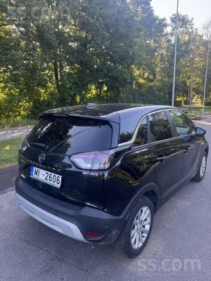 Black Opel Crossland X 2021 in Riga, with an engine capacity of 1.20 L and mileage of 39 thousand km for 13450 €, photo 6 on AUTOMOTO.COM.LV