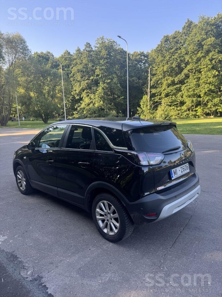 Black Opel Crossland X 2021 in Riga, with an engine capacity of 1.20 L and mileage of 39 thousand km for 13450 €, photo 7 on AUTOMOTO.COM.LV