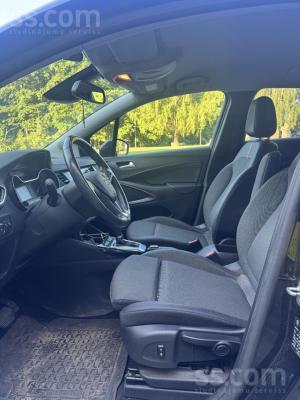 Black Opel Crossland X 2021 in Riga, with an engine capacity of 1.20 L and mileage of 39 thousand km for 13450 €, photo 10 on AUTOMOTO.COM.LV