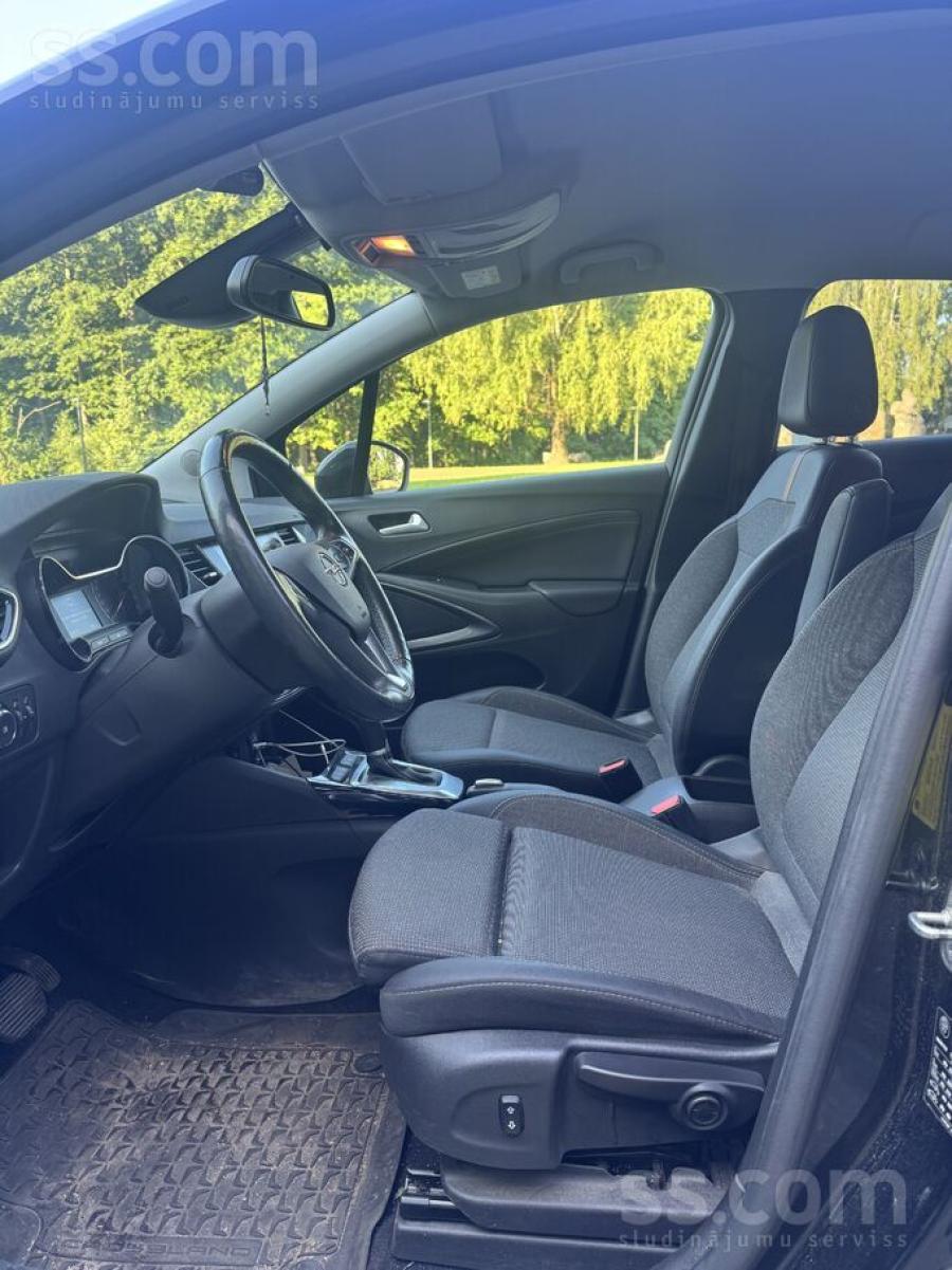 Black Opel Crossland X 2021 in Riga, with an engine capacity of 1.20 L and mileage of 39 thousand km for 13450 €, photo 10 on AUTOMOTO.COM.LV