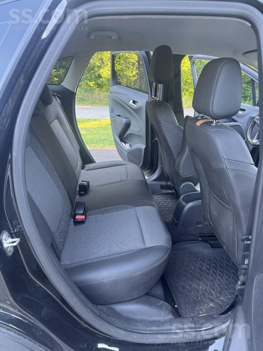 Black Opel Crossland X 2021 in Riga, with an engine capacity of 1.20 L and mileage of 39 thousand km for 13450 €, photo 11 on AUTOMOTO.COM.LV