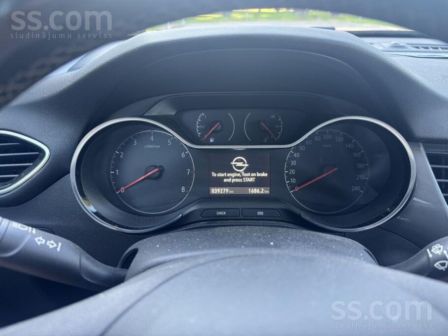 Black Opel Crossland X 2021 in Riga, with an engine capacity of 1.20 L and mileage of 39 thousand km for 13450 €, photo 12 on AUTOMOTO.COM.LV