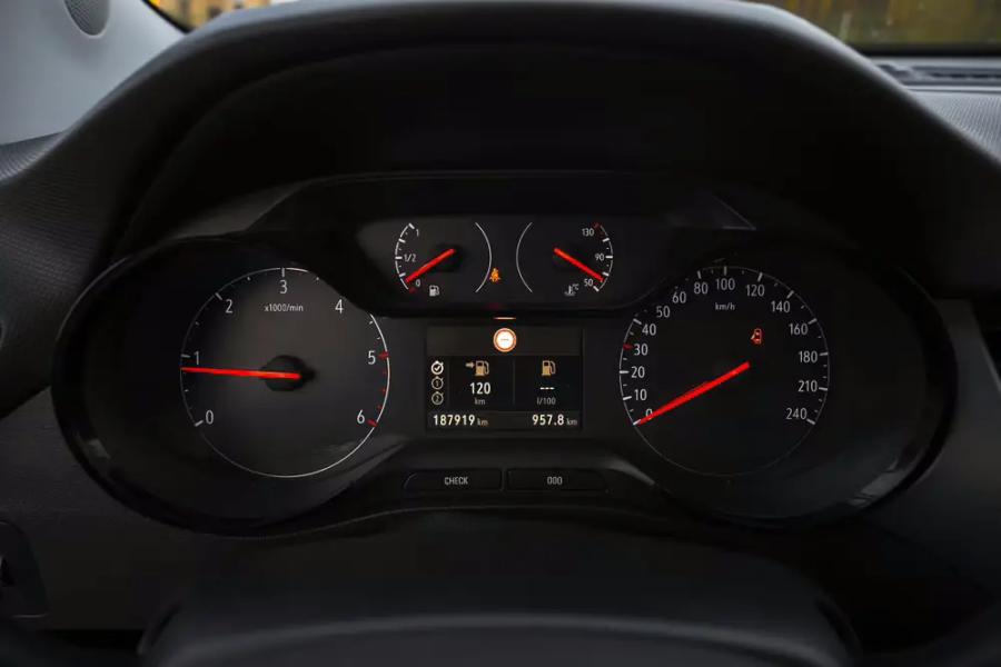Zils Opel Crossland X 2017 Jelgava, ar dzinēja tilpumu 1.60 L un nobraukumu 188 tūkst. km par 8900 €, foto 14 vietnē AUTOMOTO.COM.LV