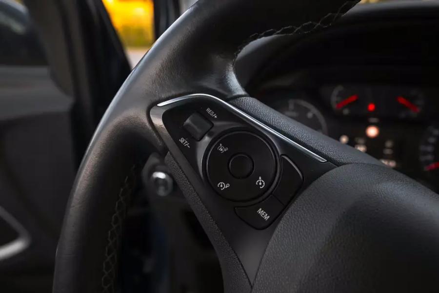 Zils Opel Crossland X 2017 Jelgava, ar dzinēja tilpumu 1.60 L un nobraukumu 188 tūkst. km par 8900 €, foto 15 vietnē AUTOMOTO.COM.LV