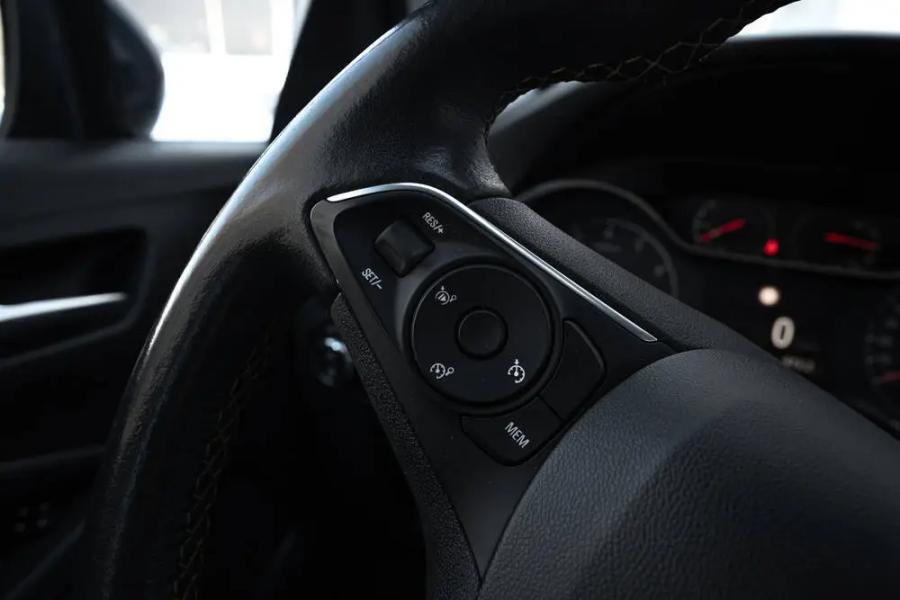 Zils Opel Crossland X 2018 Jelgava, ar dzinēja tilpumu 1.20 L un nobraukumu 125 tūkst. km par 7500 €, foto 18 vietnē AUTOMOTO.COM.LV