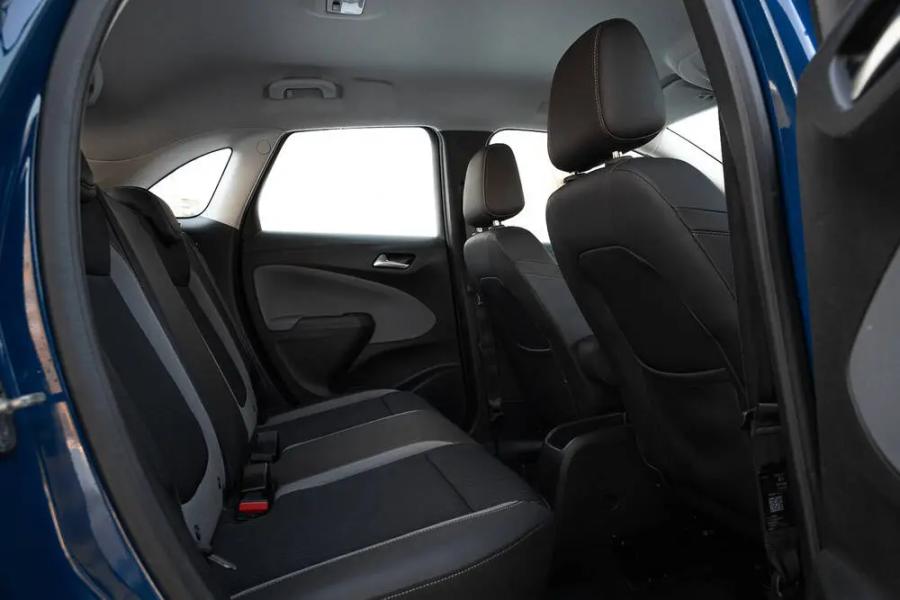 Zils Opel Crossland X 2018 Jelgava, ar dzinēja tilpumu 1.20 L un nobraukumu 125 tūkst. km par 7500 €, foto 21 vietnē AUTOMOTO.COM.LV