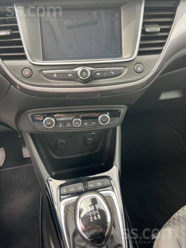 Blue Opel Crossland X 2018 in Valmiera, with an engine capacity of 1.20 L and mileage of 0 thousand km for 8900 €, photo 10 on AUTOMOTO.COM.LV