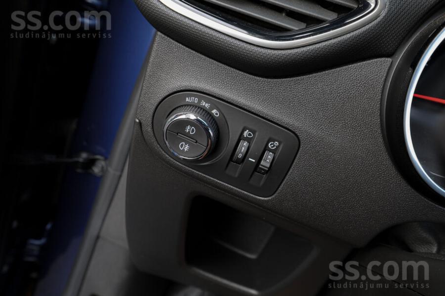 Blue Opel Crossland X 2021 in Jelgava, with an engine capacity of 1.20 L and mileage of 0 thousand km for 13350 €, photo 25 on AUTOMOTO.COM.LV