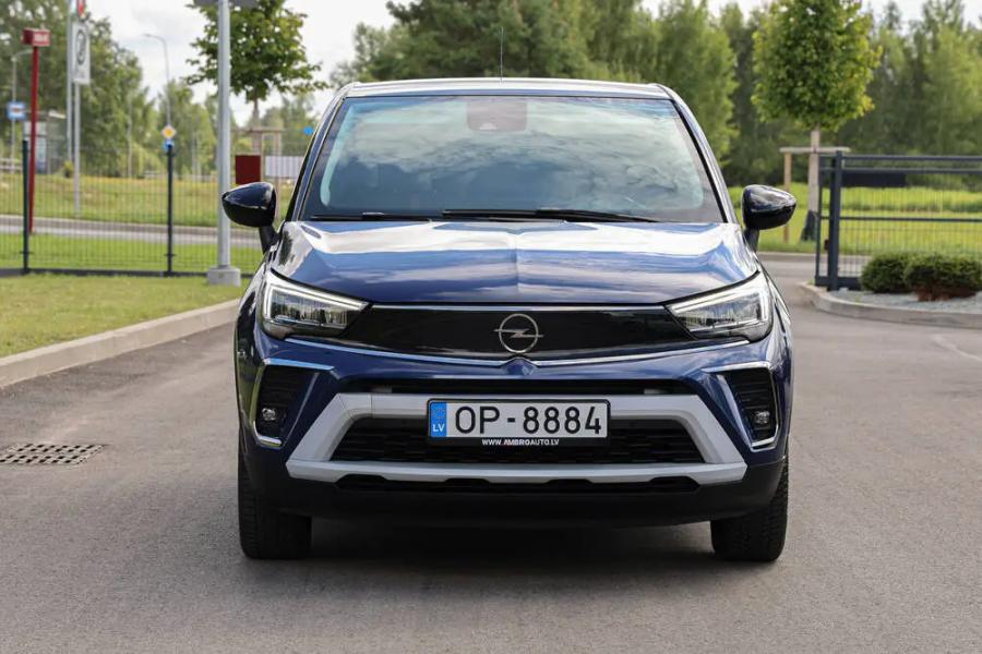 Blue Opel Crossland X 2021 in Jelgava, with an engine capacity of 1.20 L and mileage of 28 thousand km for 13350 €, photo 3 on AUTOMOTO.COM.LV