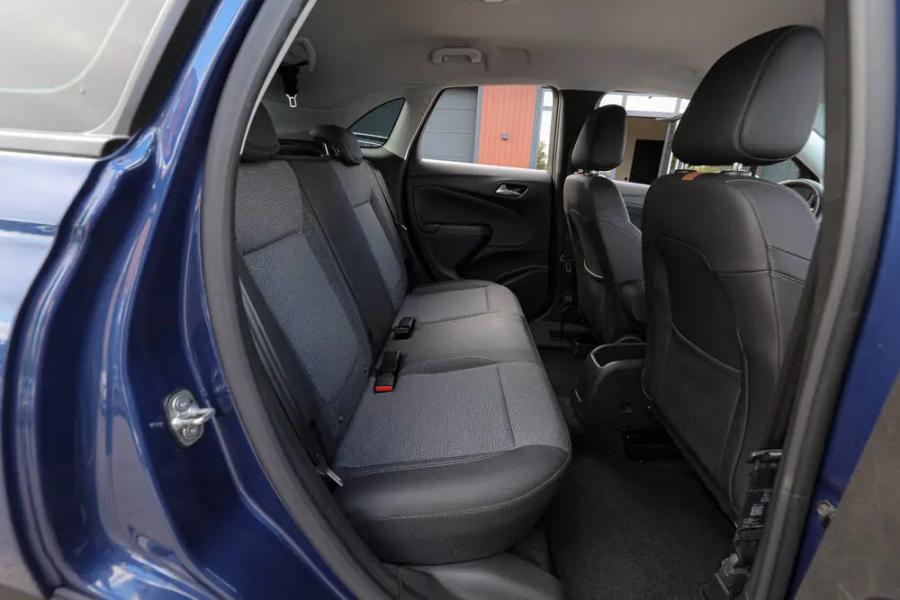 Blue Opel Crossland X 2021 in Jelgava, with an engine capacity of 1.20 L and mileage of 28 thousand km for 13350 €, photo 12 on AUTOMOTO.COM.LV