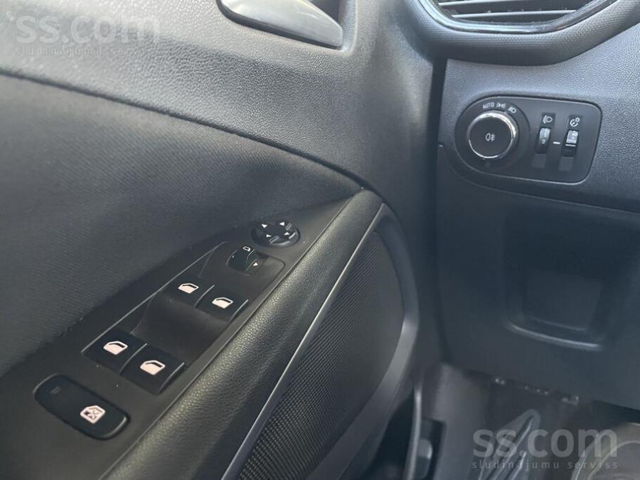 Zils Opel Crossland X 2019 Rīga, ar dzinēja tilpumu 1.20 L un nobraukumu 213 tūkst. km par 7990 €, foto 32 vietnē AUTOMOTO.COM.LV