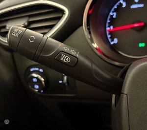 Brown Opel Crossland X 2017 in Marijampole, with an engine capacity of 1.20 L and mileage of 134 thousand km for 8750 €, photo 10 on AUTOMOTO.COM.LV